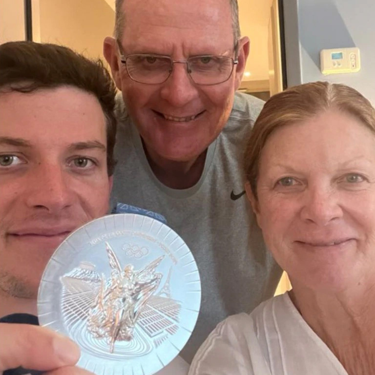 Swimmer Jack Cartwright overcomes shoulder surgery to win